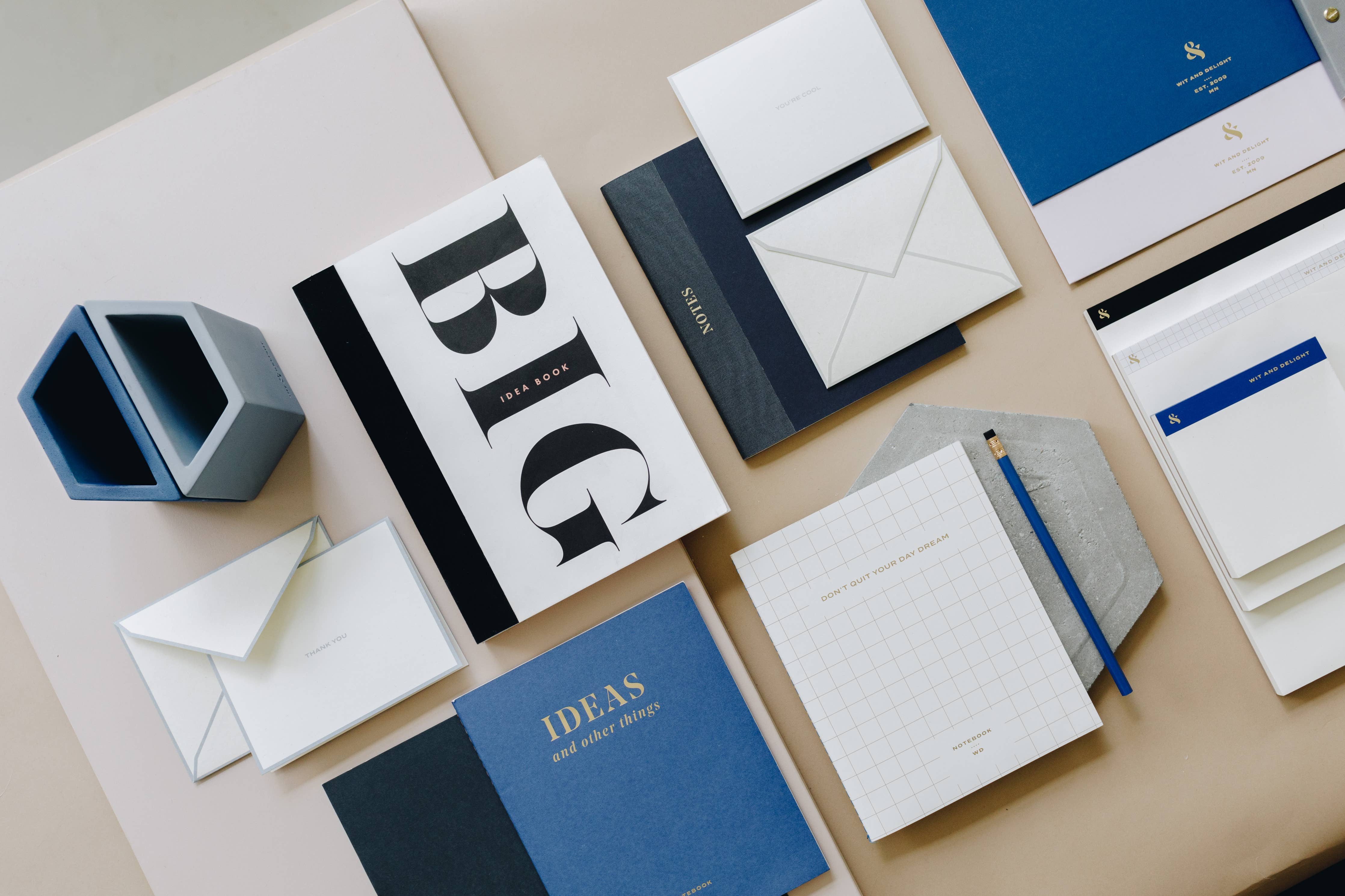 Best Home Decor Gifts from Box Bella Vibes | Stationery Gift Set